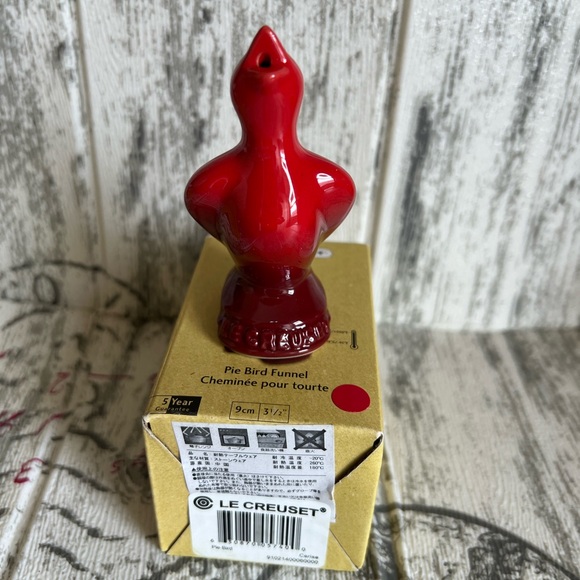 Le Creuset | Kitchen | Le Creuset Pie Bird Funnel | Poshmark